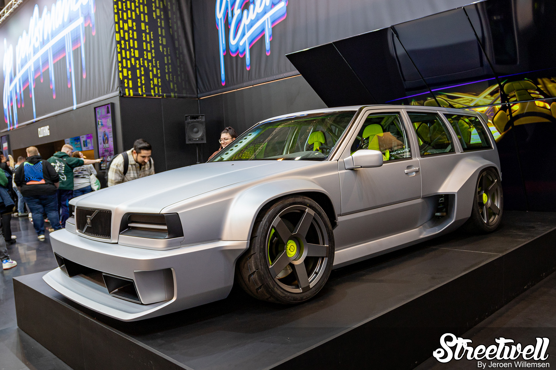 Volto 850 – Electrifying the Past - Streetwell